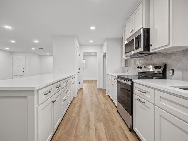 445 Montclair