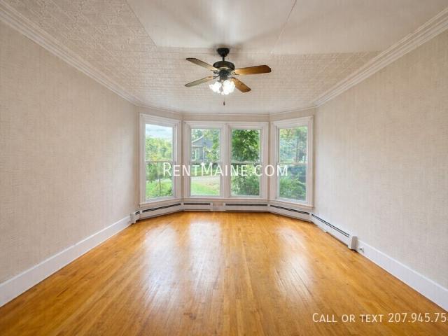 445 Main Street Apt 3 beds, 1 full bath