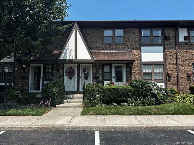 445 Mariners Way, Copiague, NY 11726