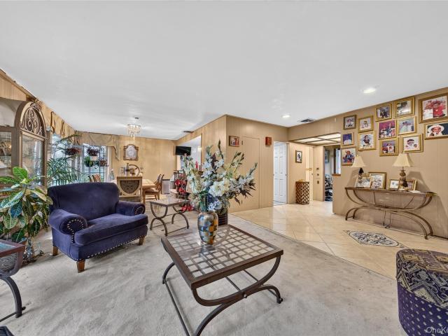 445 Nassau Boulevard