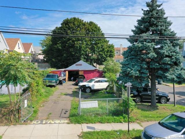 445 Nichols St, Bridgeport, CT 06608