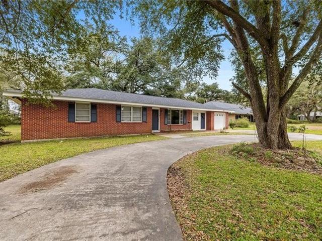 445 S 5th St, Ponchatoula, LA 70454