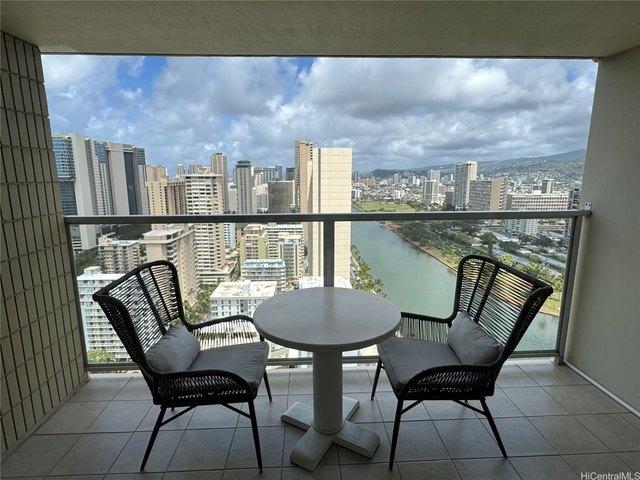 445 Seaside Ave Apt 3206, Honolulu, HI 96815