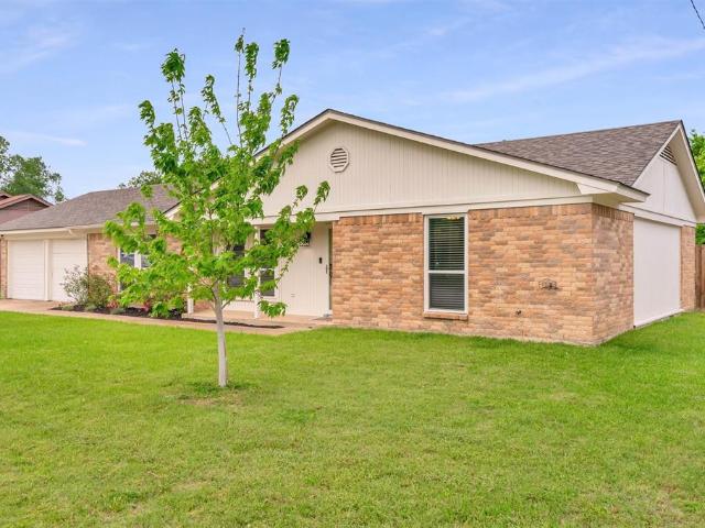 445 Parkridge Blvd, Burleson, TX 76028 | MLS #21236