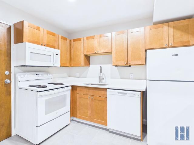 445 Pleasant St