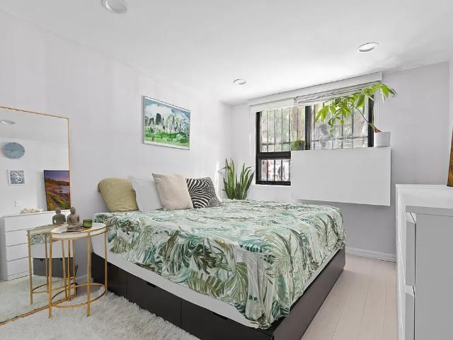445 W 54TH Street 1E