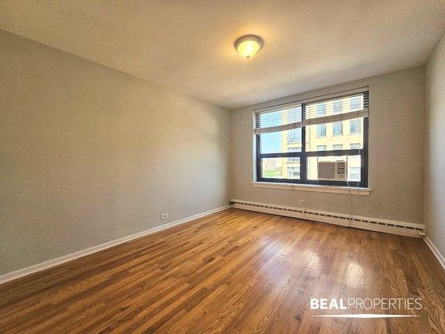 445 W Wellington Bed Ave Unit 1, Chicago, IL 60657