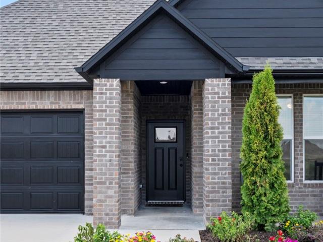 445 W Canada Drive
