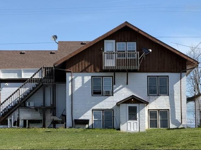 445 W Main St, Dickeyville, WI 53808