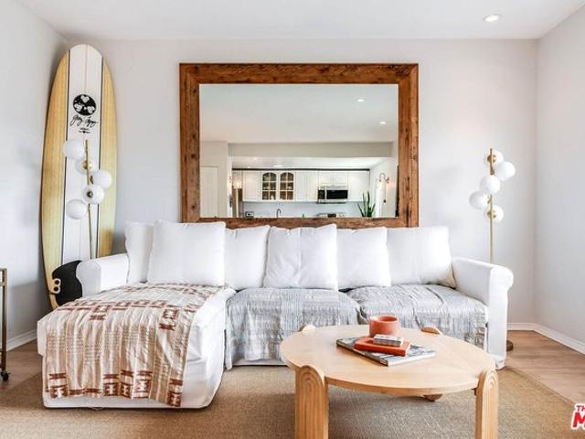 445 Washington Blvd Apt 10, Marina del Rey, CA 90292
