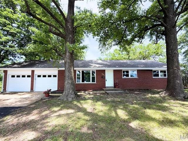 445 Washington St, Florissant, MO 63031