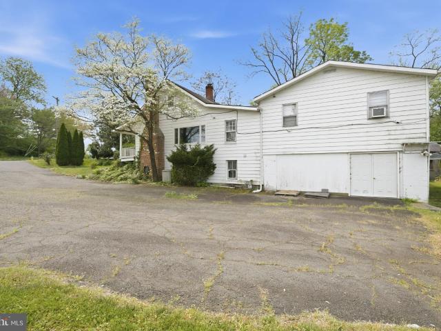 4464 N Old Glebe Rd, Arlington, VA 22207 | MLS #VAAR2072 | Compass