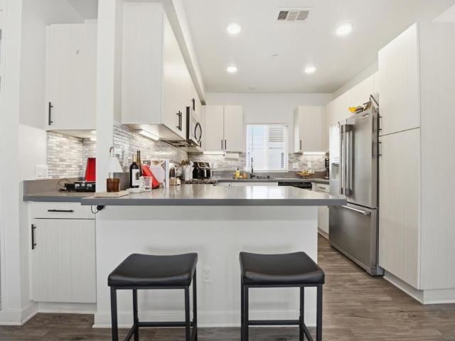 4464 Ocean View Boulevard 1