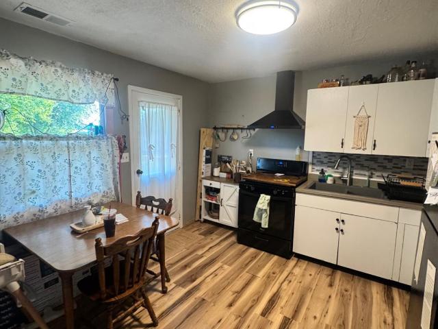 4464 tri county Highway