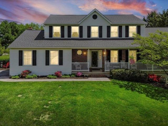 4465 Monument Dr, Sykesville, MD 21784
