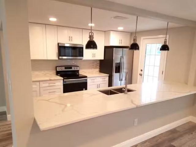 4465 Beacon Dr, Sarasota, FL 34232