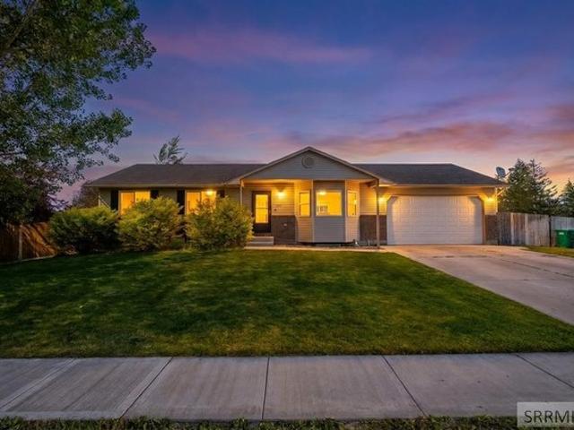 4465 E Cochise Dr, Ammon, ID 83406