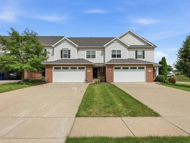 4465 W Slate Creek Dr, Bettendorf, IA 52722