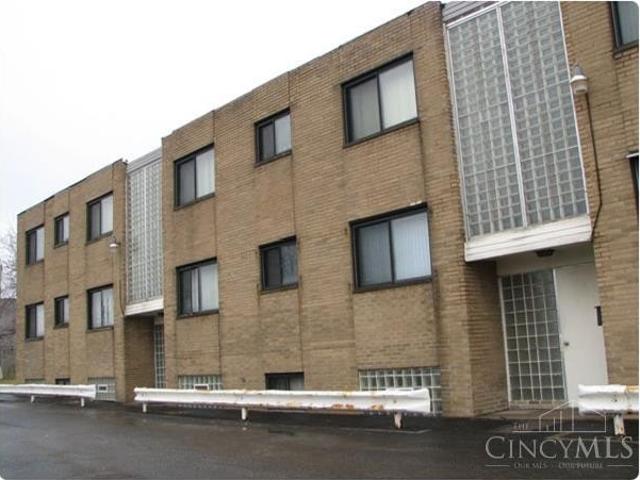 4467 Lee Rd, Cleveland, OH 44128