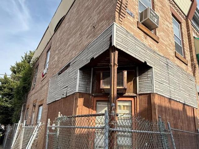 4469 N Gratz Street