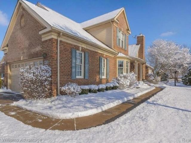 44604 Broadmoor Cir N, Northville, MI 48168