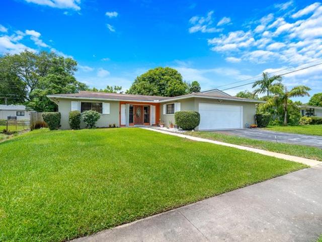 4460 NW 3rd Pl, Plantation, FL 33317