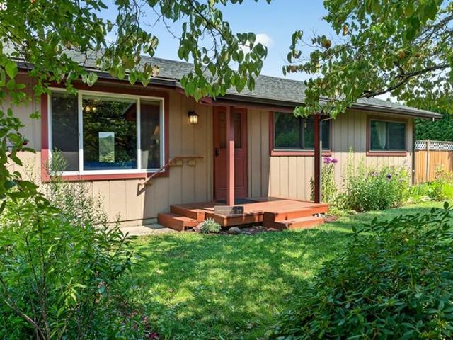 4460 Riordan Hill Dr, Hood River, OR 97031