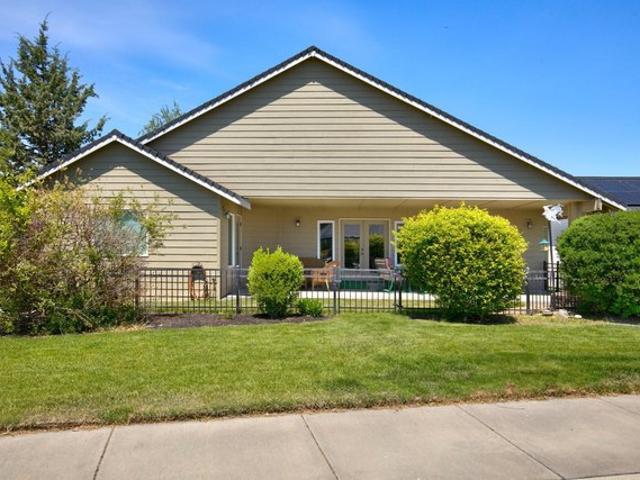 4460 SW Trevino Ct, Redmond, OR 97756
