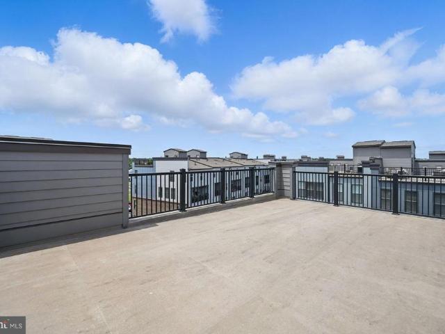 44623 Wolfhound Square