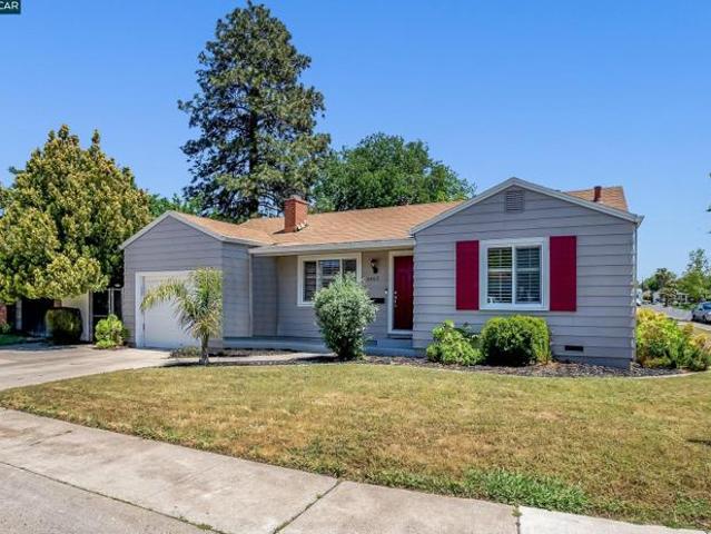 4463 El Cerrito Way, Sacramento, CA 95820