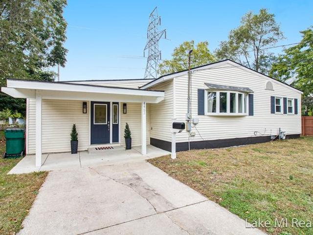 4463 Pinehurst Ave SW, Wyoming, MI 49548