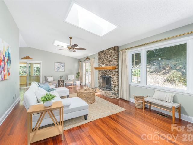446 Deerhaven Lane