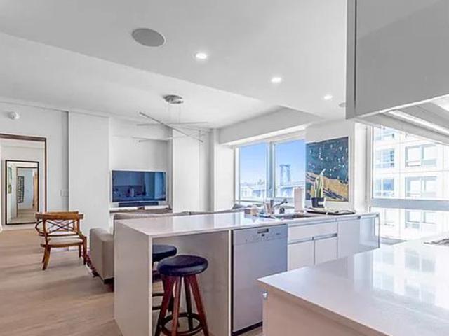 446 KENT Avenue 10B