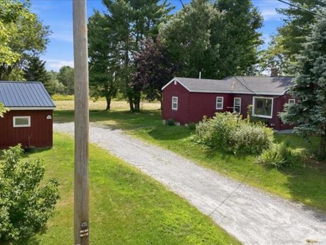 446 Lewiston Rd, Gardiner, ME 04345
