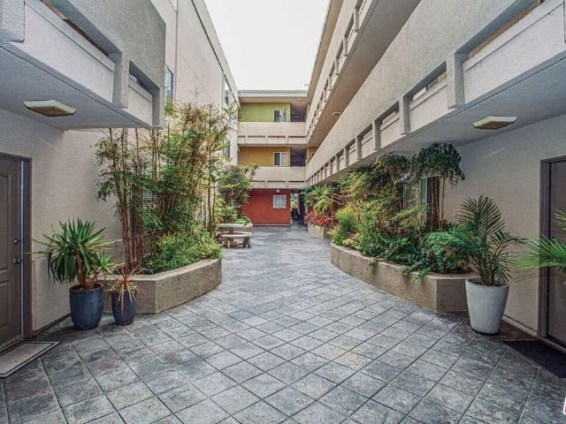 446 San Vicente Boulevard 107