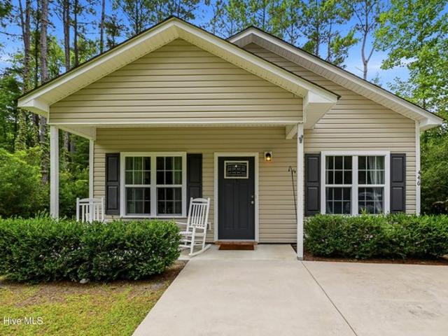 446 Pond Rd, Rocky Point, NC 28457