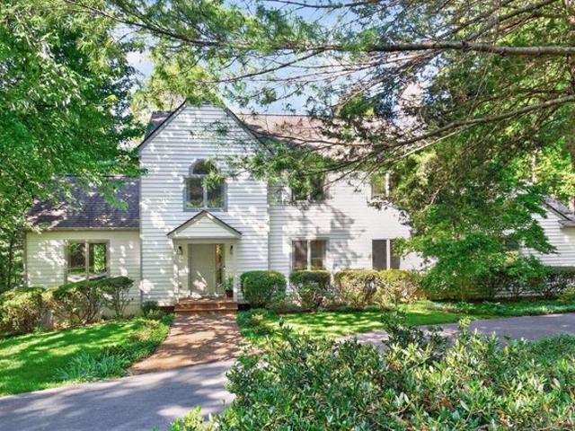 446 Peacock Dr, Charlottesville, VA 22903
