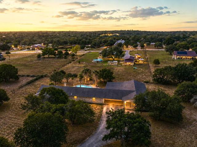 446 Quail Hollow Dr