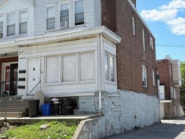 446 Roselyn St, Philadelphia, PA 19120