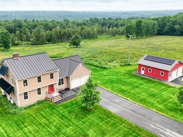 446 Ridge Rd, Fairfield, ME 04937