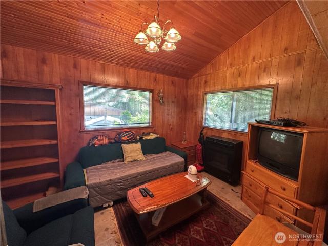 44772 Nika Kena Trail