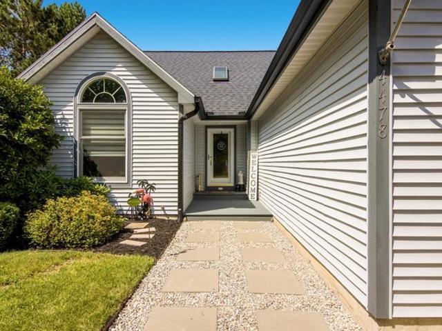4478 Hampshire Dr, Williamsburg, MI 49690