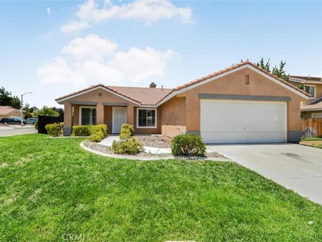 44701 Sandhurst Ln, Lancaster, CA 93536