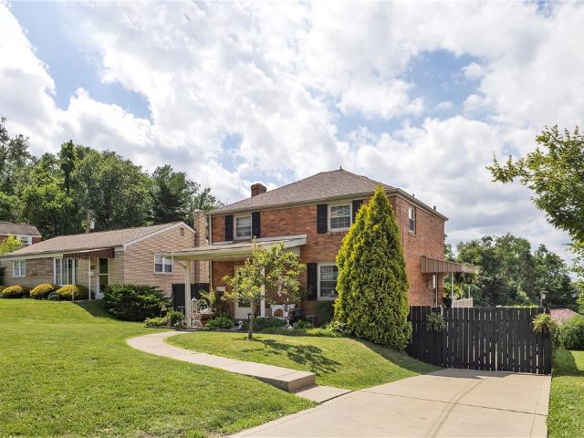 4470 Woodhill Dr