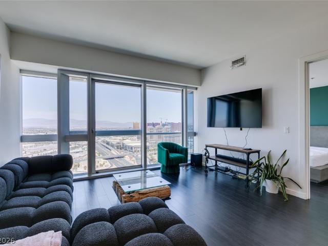 4471 Dean Martin Drive 4004