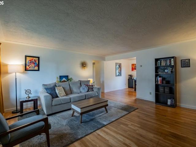 4472 coloma dr se