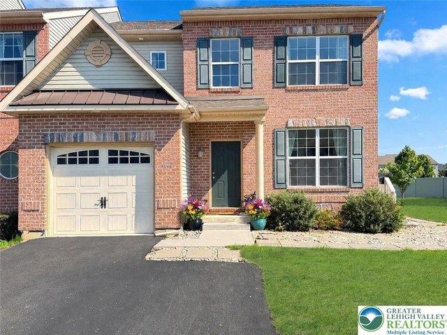 4472 Elmwood Dr, Lower Nazareth Township, PA 18064