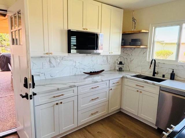 4473 Kittiwake Way