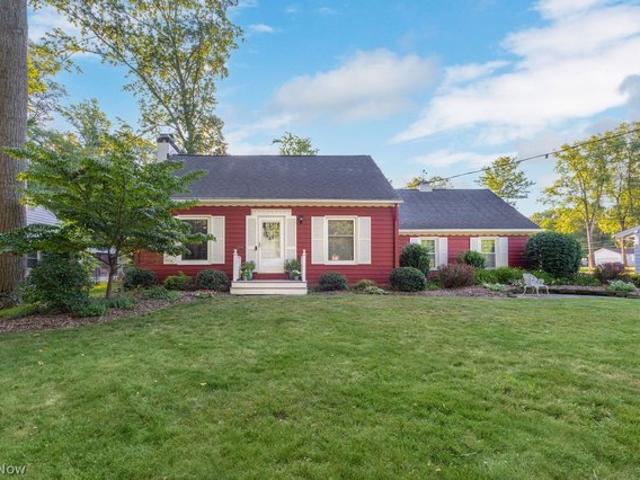 4473 Lansing Dr, North Olmsted, OH 44070