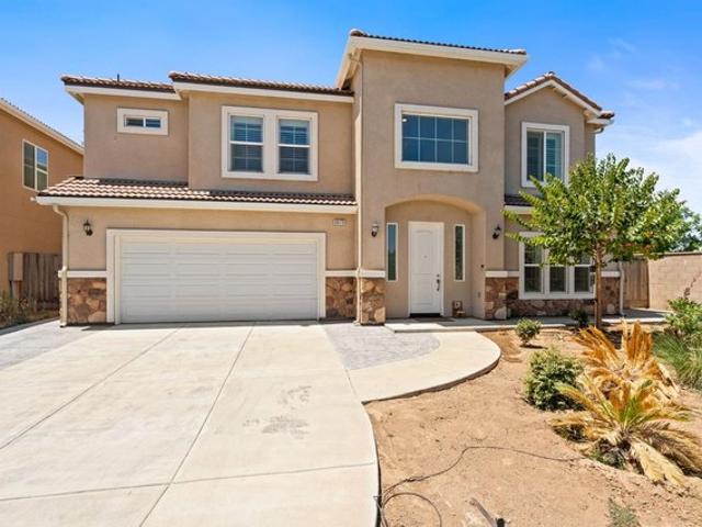 4473 W Langden Dr, Fresno, CA 93722